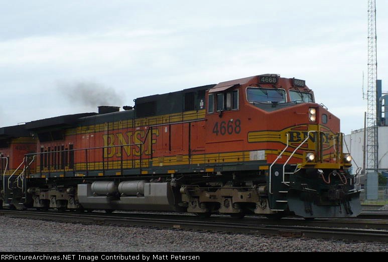 BNSF 4668